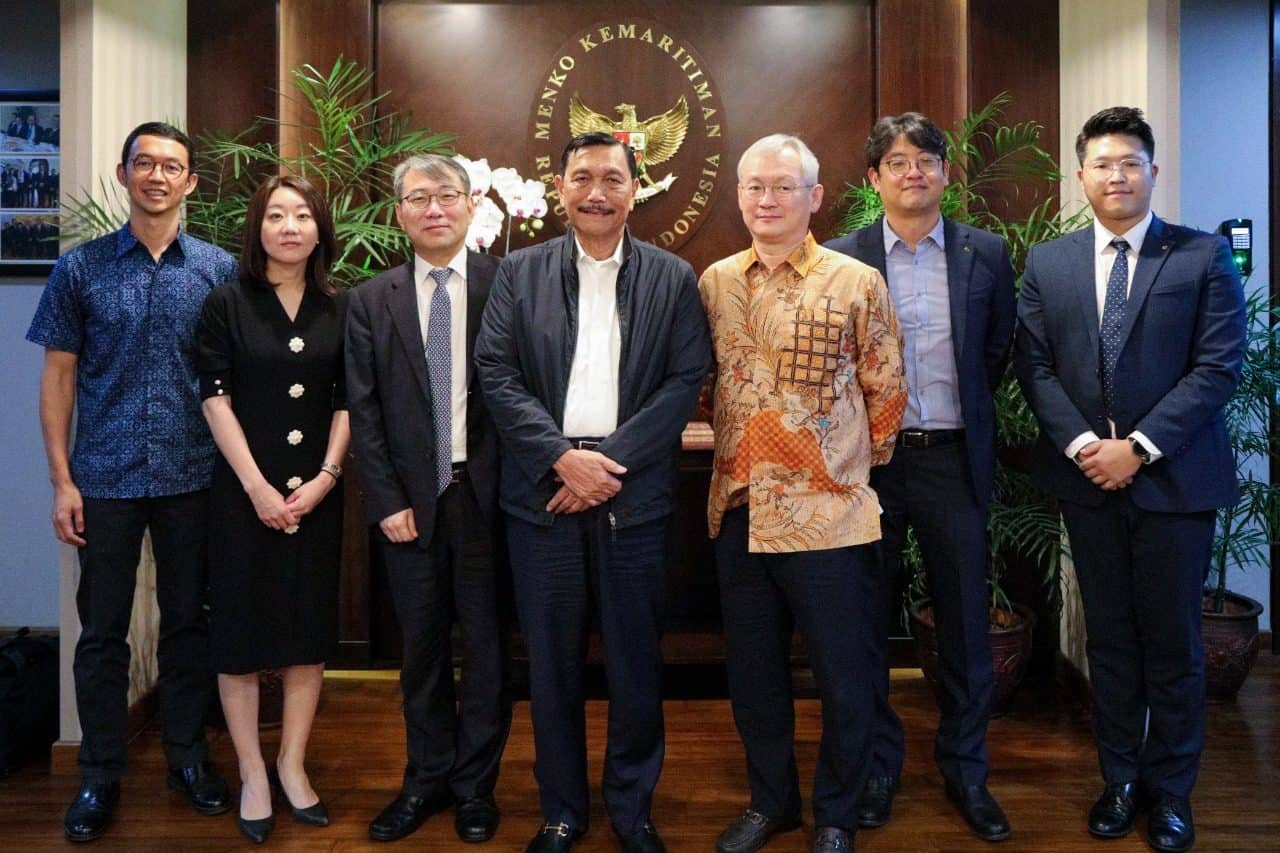 Menko Luhut B. Pandjaitan Meeting dengan Mr. Jeong Young Chae NH ... Menko Luhut B. Pandjaitan Meeting dengan Mr. Jeong Young Chae NH ...