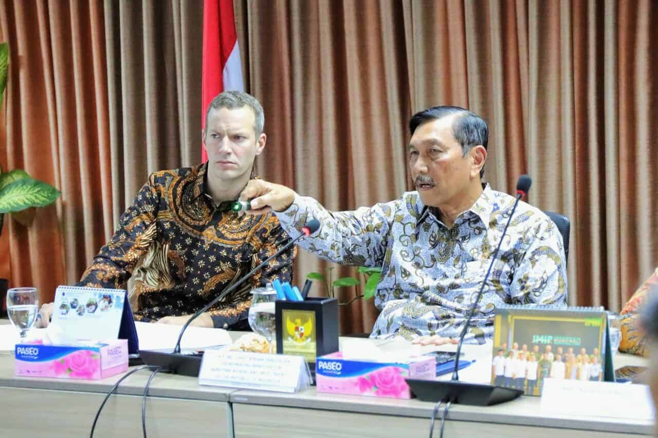 Menko Marves Pimpin Rapat Dengan Mr. Adam Menko Marves Pimpin Rapat Dengan Mr. Adam